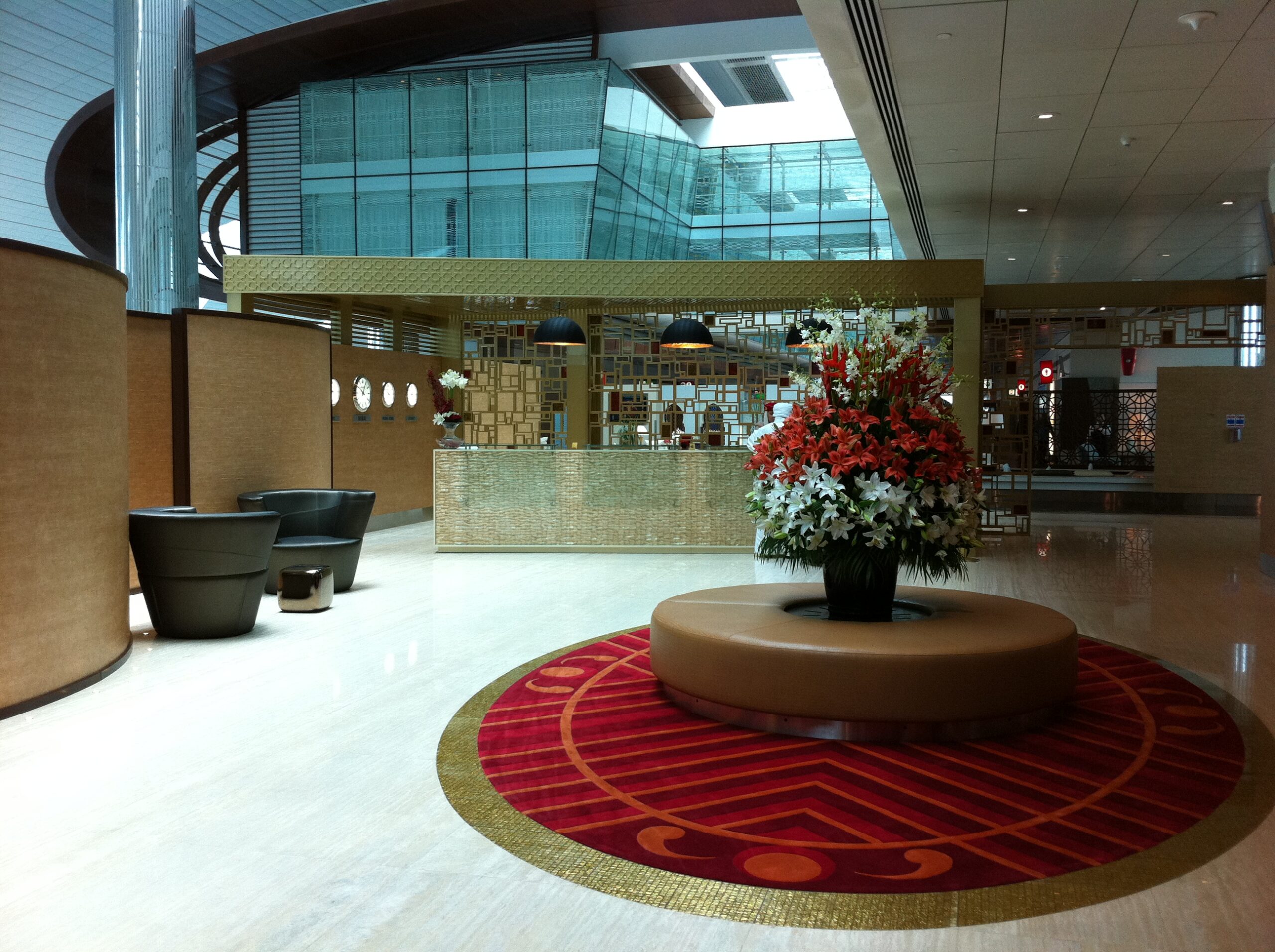 EK Emirates First Class T3 Concourse B – Blue Camel