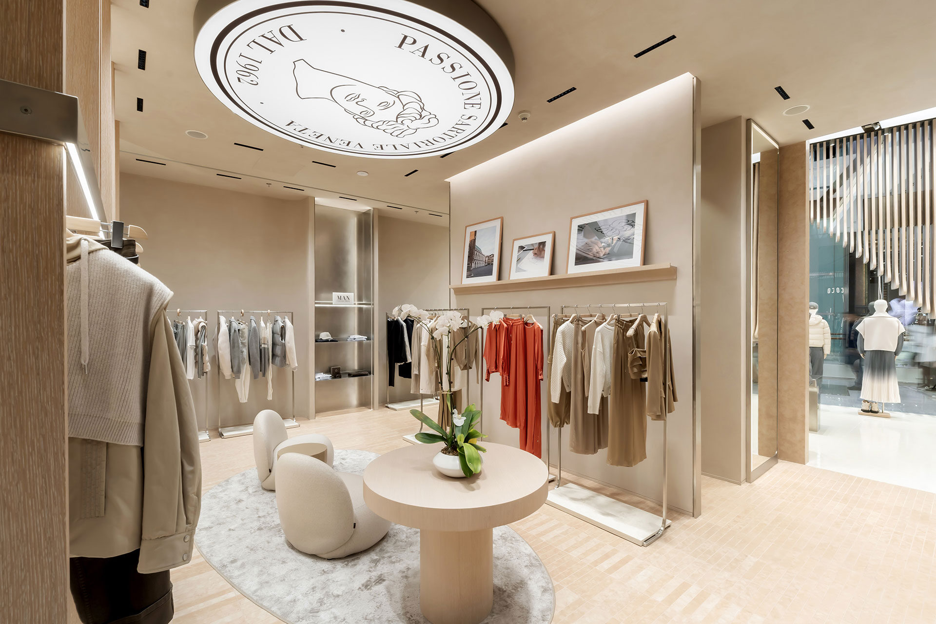 Peserico Dubai Mall – Blue Camel